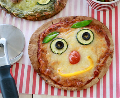 Make-a-Face Pita Pizzas | Albertsons
