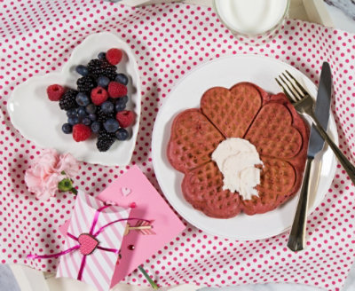 Red Velvet Oreo Cookie Waffle | Vons