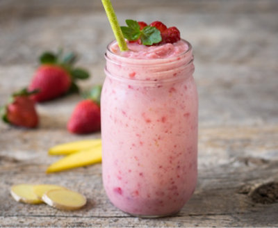 Strawberry Ginger Mango Smoothie | Shaw's